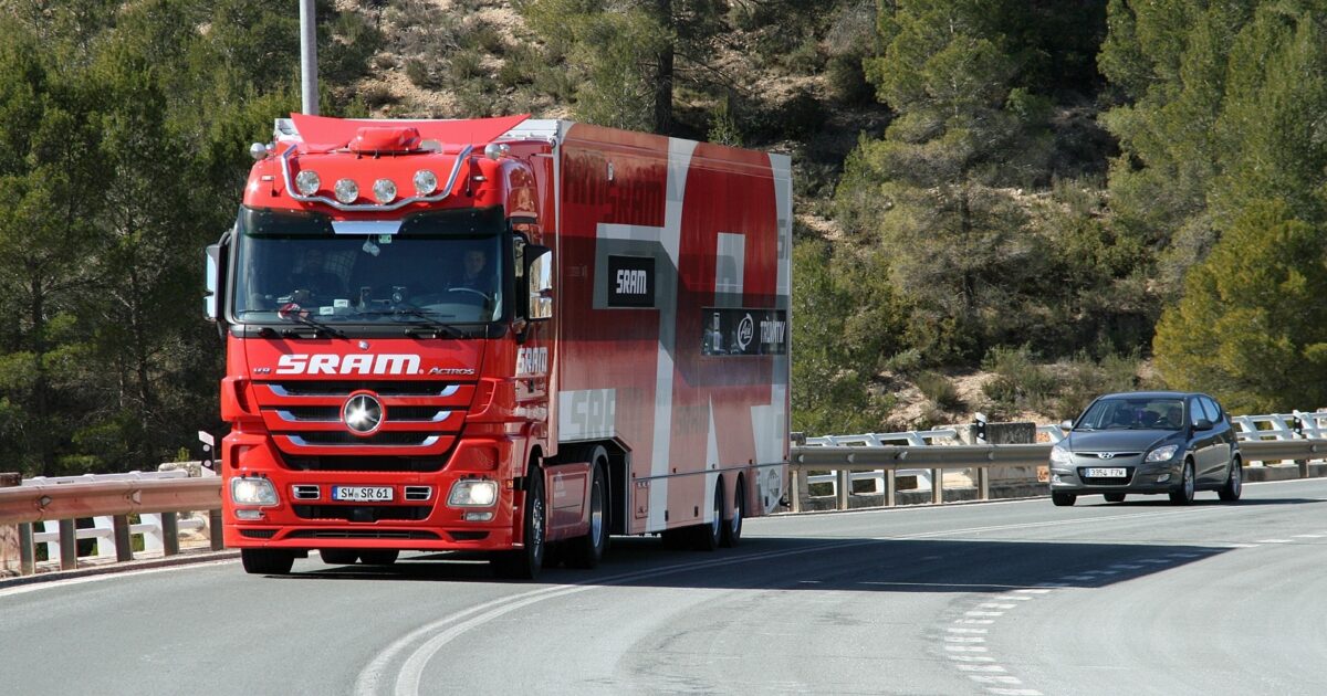 Tell our Transport Minister we need safer lorry design now, not… | T&E